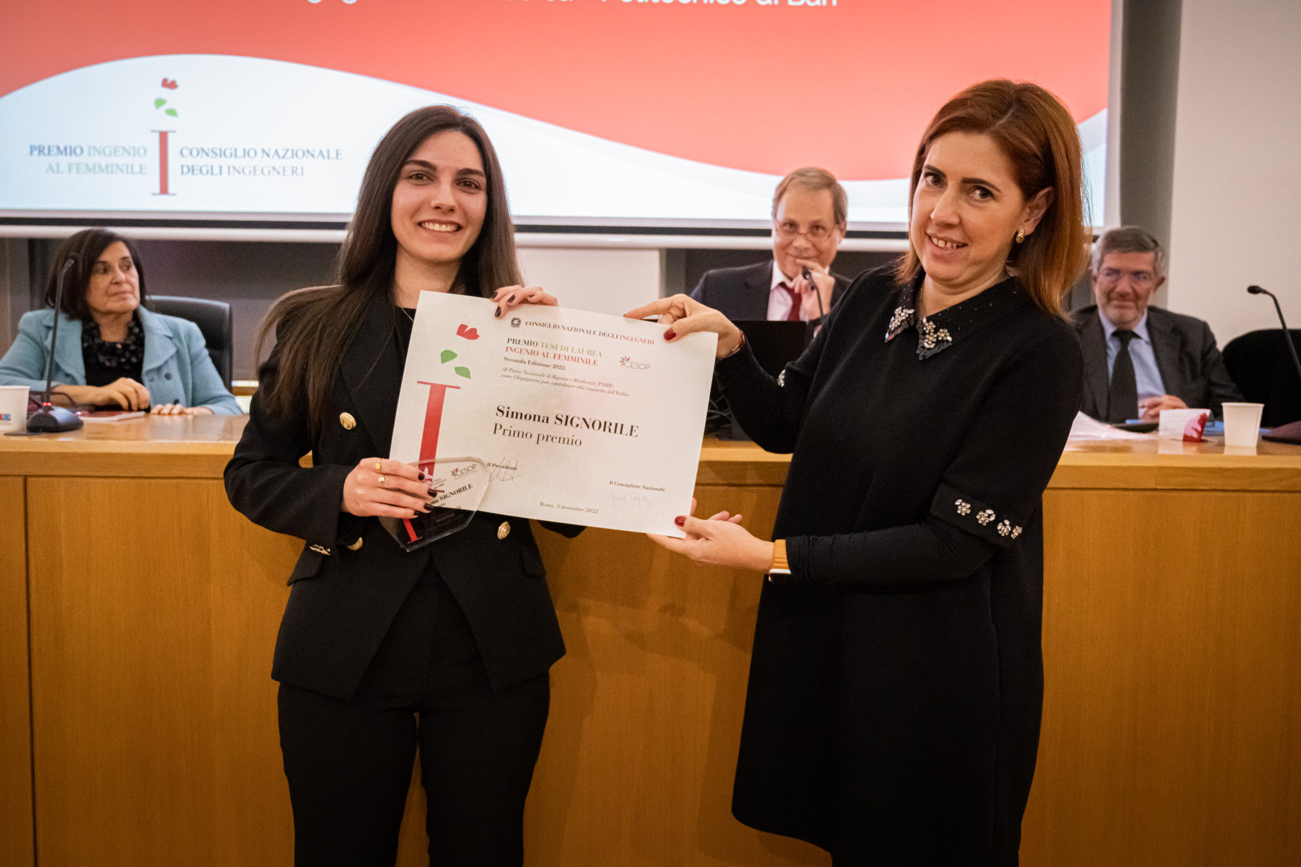 1° premio alla tesi di laurea di Simona Signorile e al suo “Lab On Chip ...